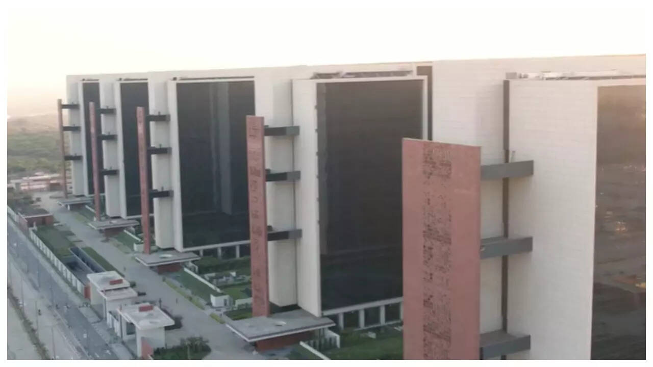 Worlds largest office building in surat surpassed Pentagon- World ...
