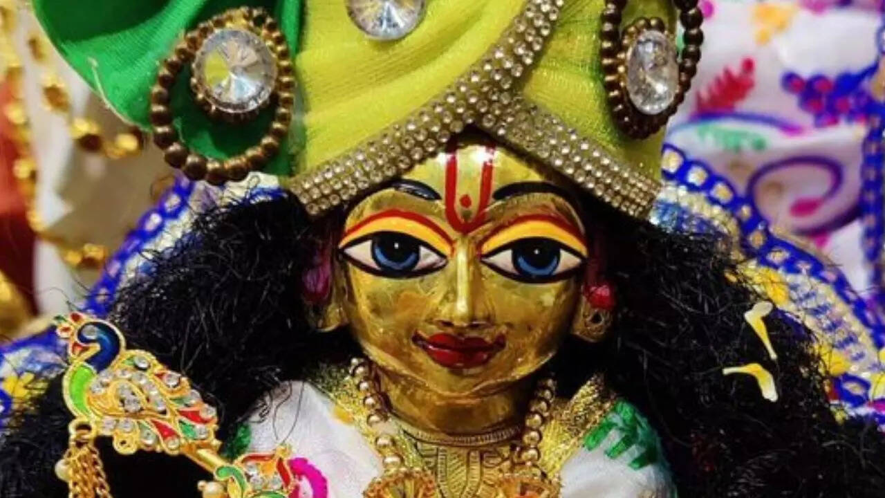 Krishna Janmashtami Aarti In Hindi, Shri Krishna Aarti: Janmashtami ...