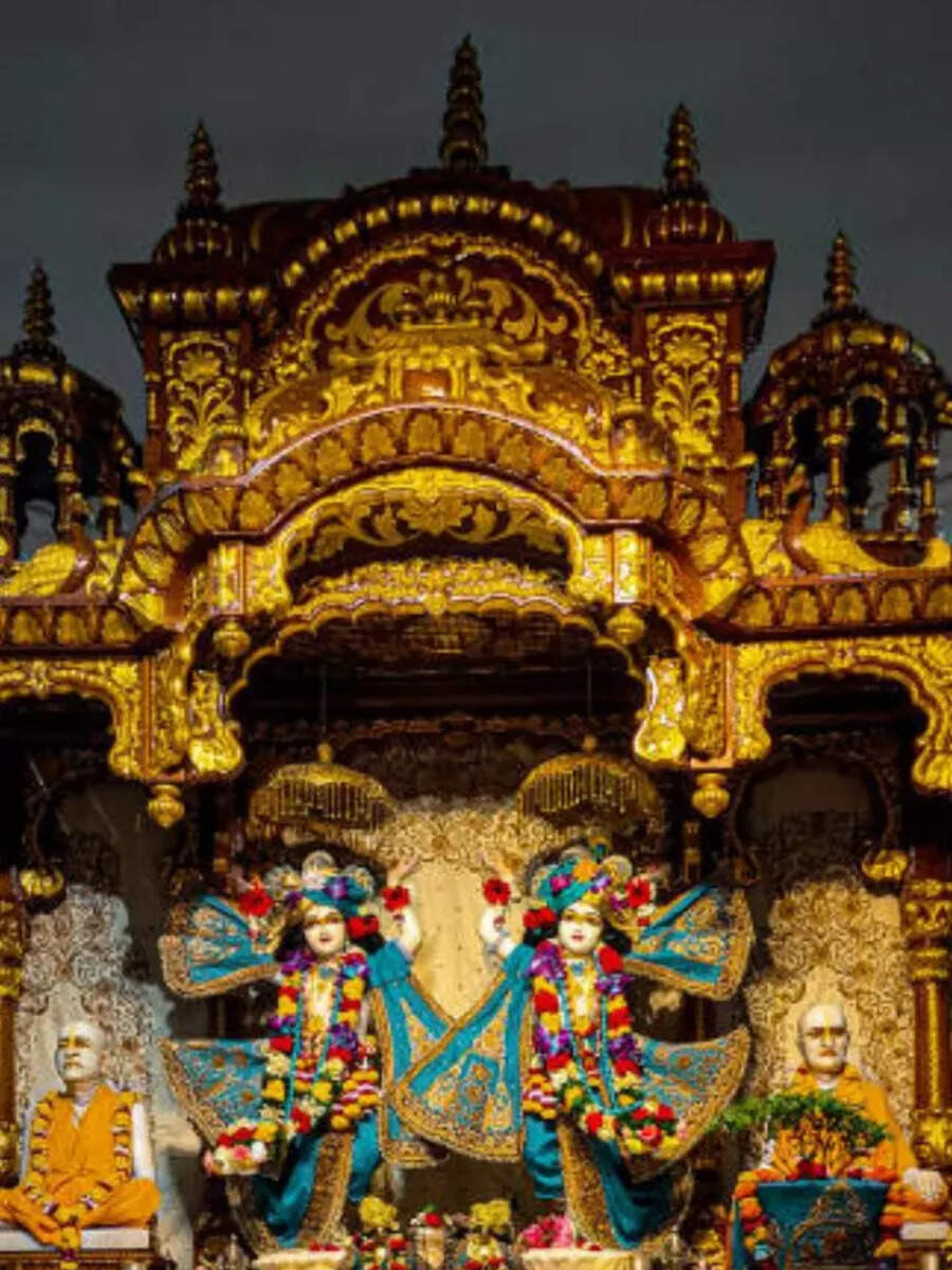 ISKCON मंदिर में कान्हा जी के खूब किए होंगे दर्शन, लेकिन पूरा नाम नहीं ...