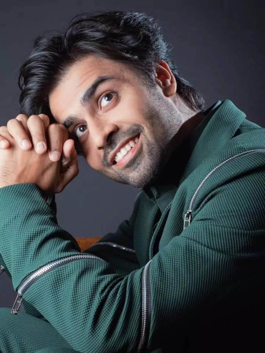 Kota Factory fame Jitendra Kumar Educational Qualification Know his IIT ...