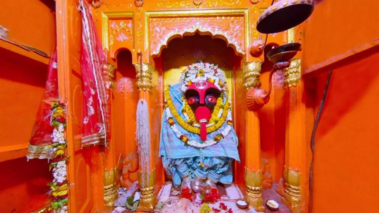 काशी का मां कालरात्रि मंदिर: भय और मायावी शक्तियों से मुक्ति के लिए ...