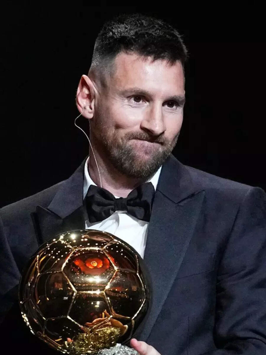 क्या होता है फुटबॉल में Ballon d'Or पुरस्कार, जिसे मेसी ने 8वीं बार ...
