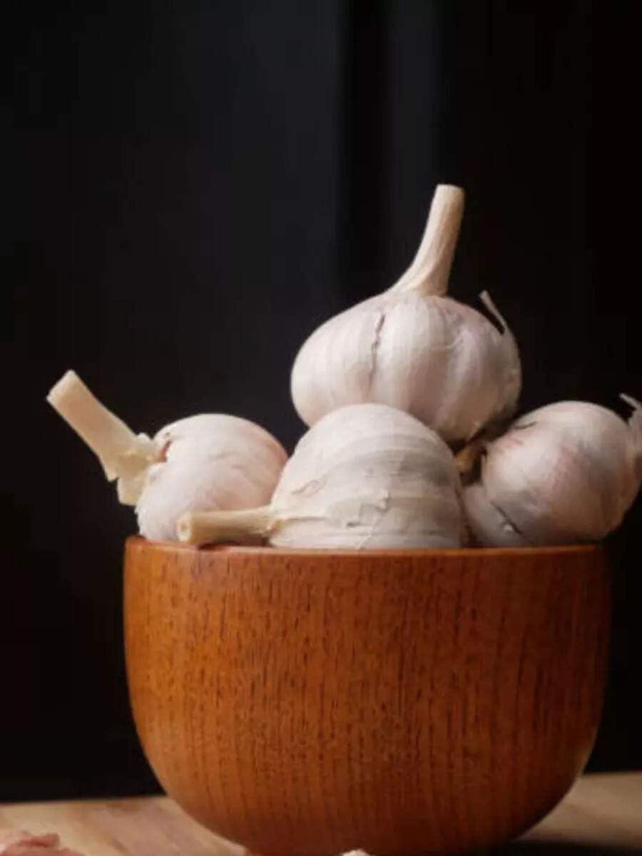 fake garlic made in china know how to check the original one | Times ...