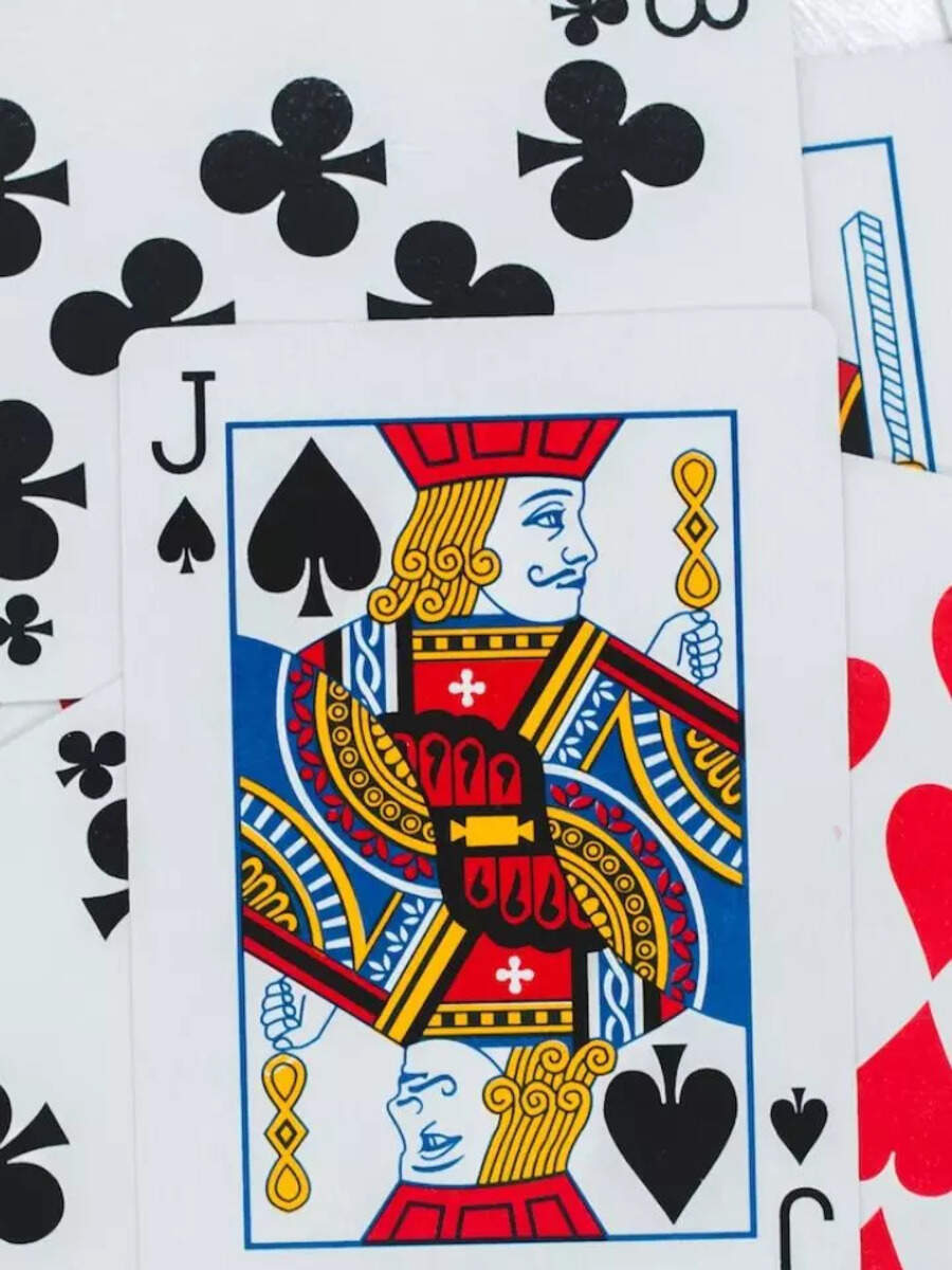 Tash Ka Aviskar Kis Desh Mein Hua Tha, In Which Country Were Playing ...