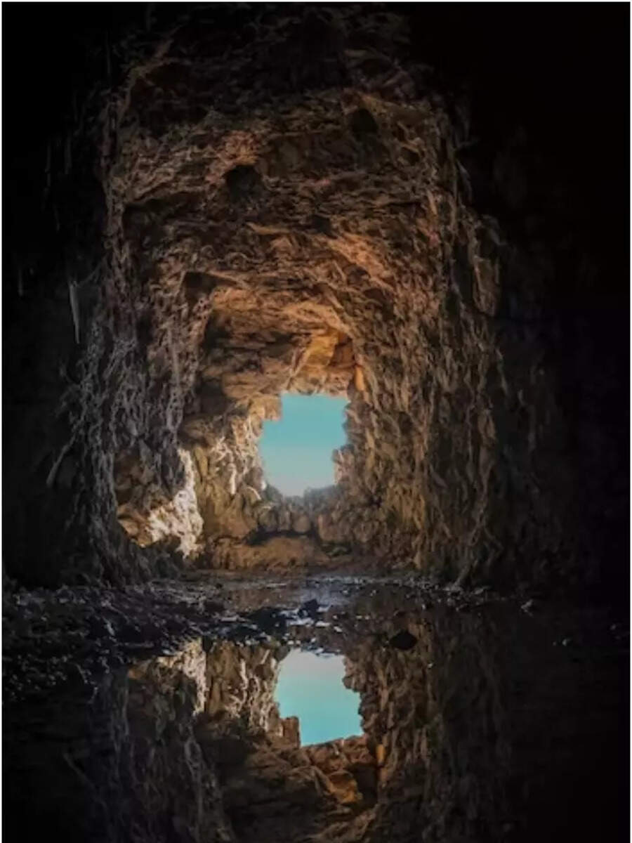 How deep is our earth? Know about deepest place on earth mariana trench ...