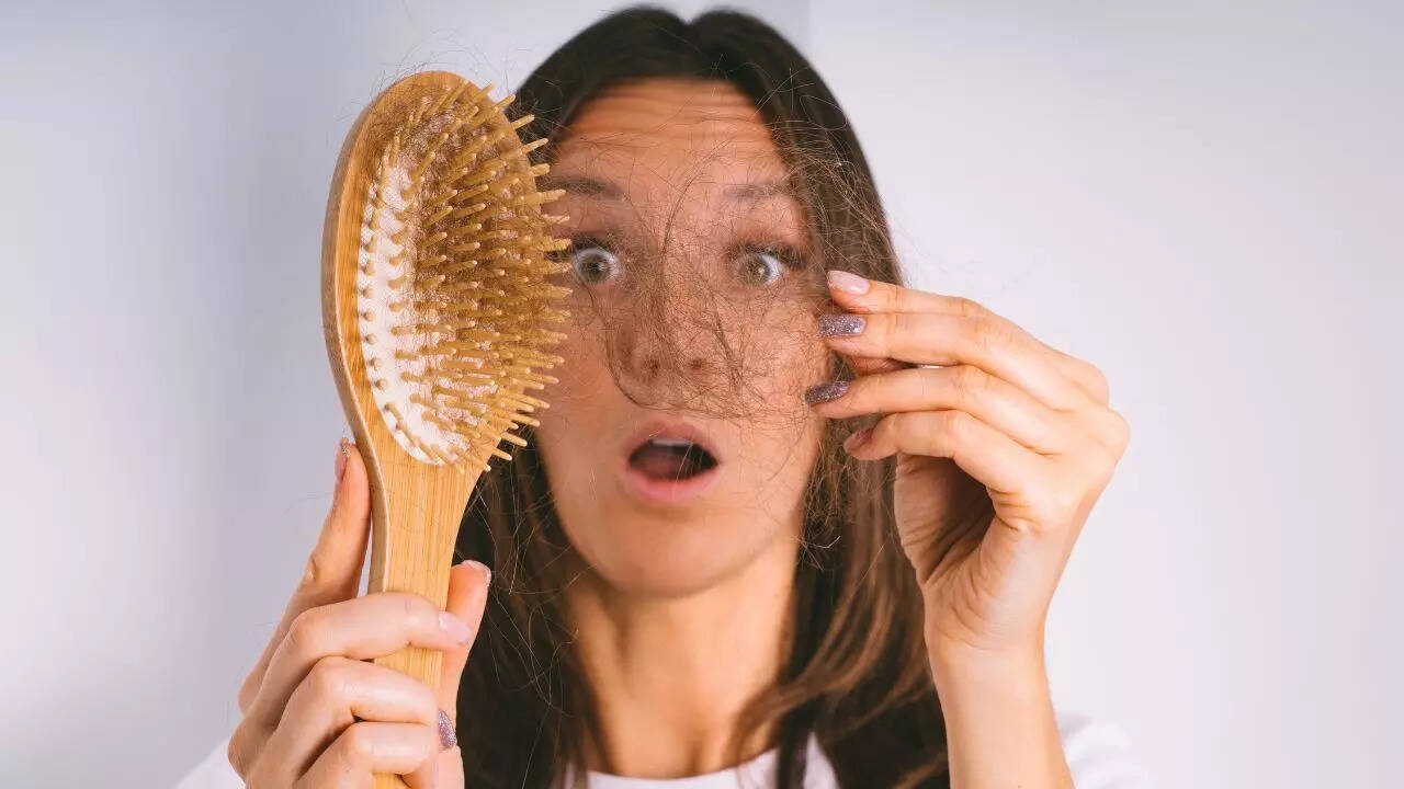 Tips To Hair Fall Naturally Home Remedies Baal Jhadna Kaise Roke Hair