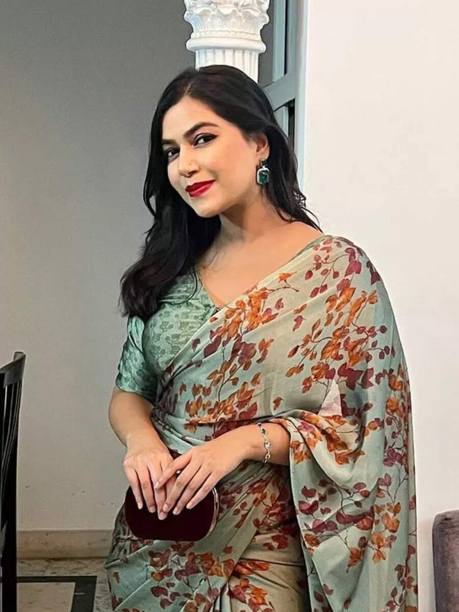 IAS Success Story Devyani Singh whose father is a IAS UPSC Marks Rank, IAS पिता की बेटी ने दो ...