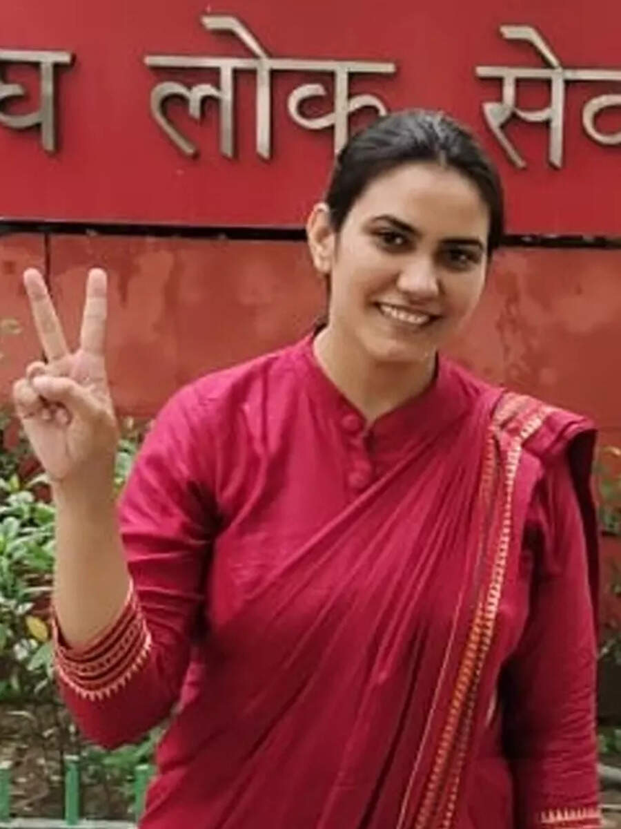 IAS Preeti Beniwal was paralysed for 1 year after train accident ...