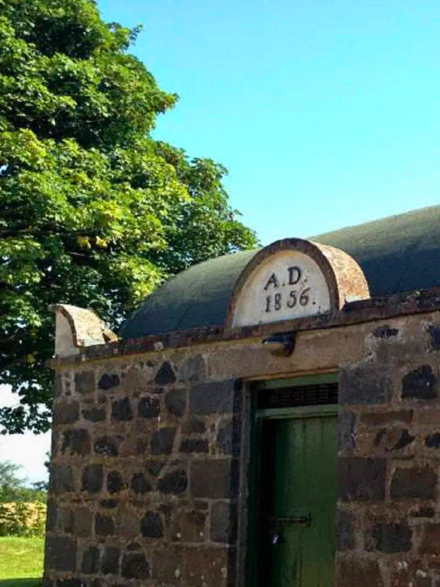 worlds smallest prison Sark Prison for just two prisoners - जगातील ...