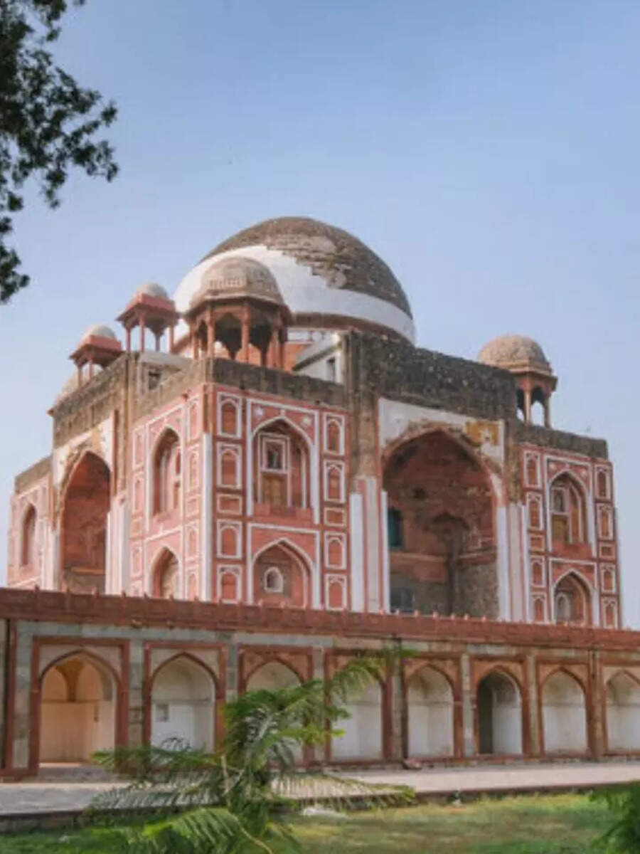 Famous Hindi poet Rahim tomb is located in Delhi best place to visit ...