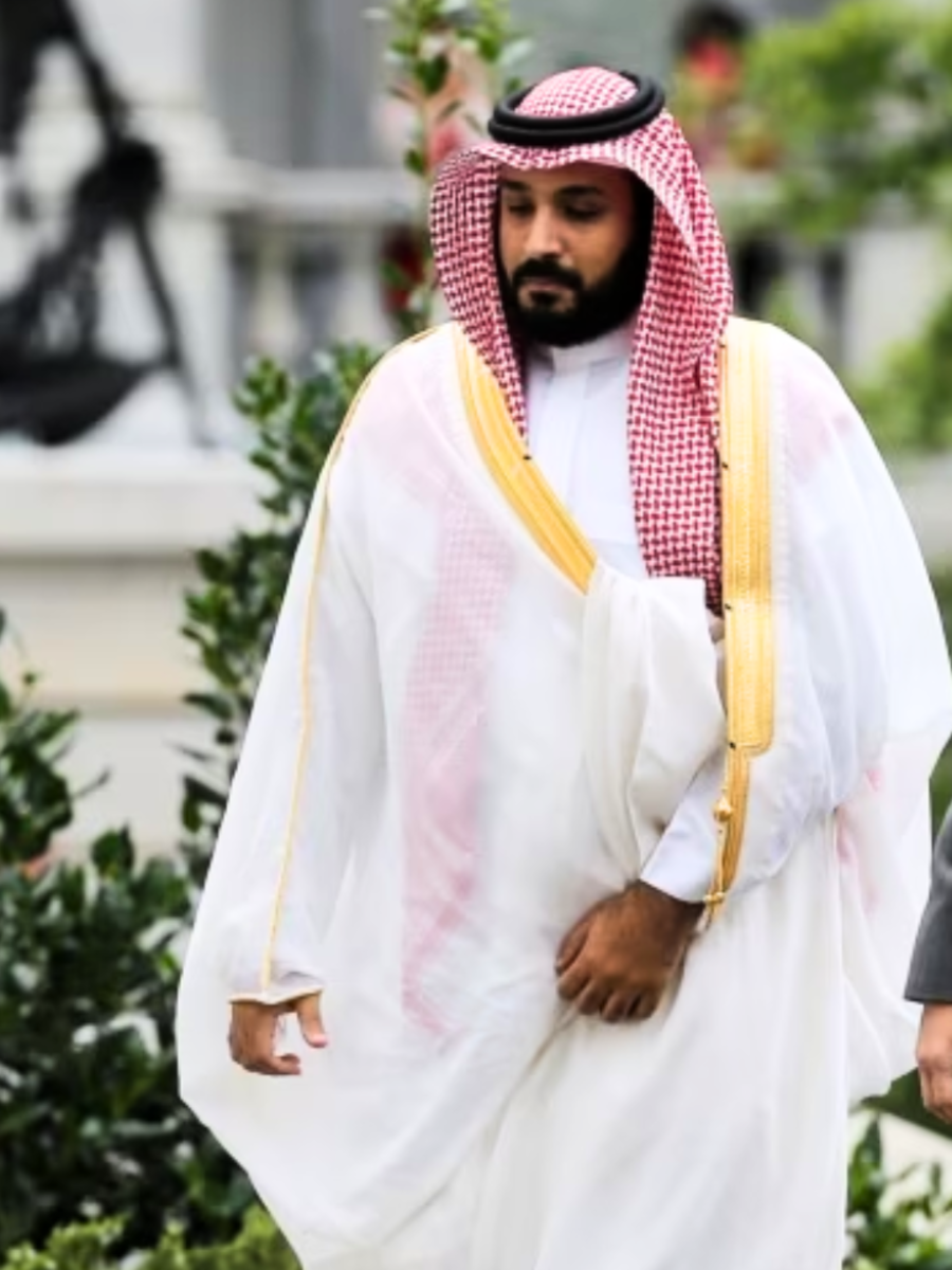 what is the name of saudi arabian male dress know answer - अरब के ...