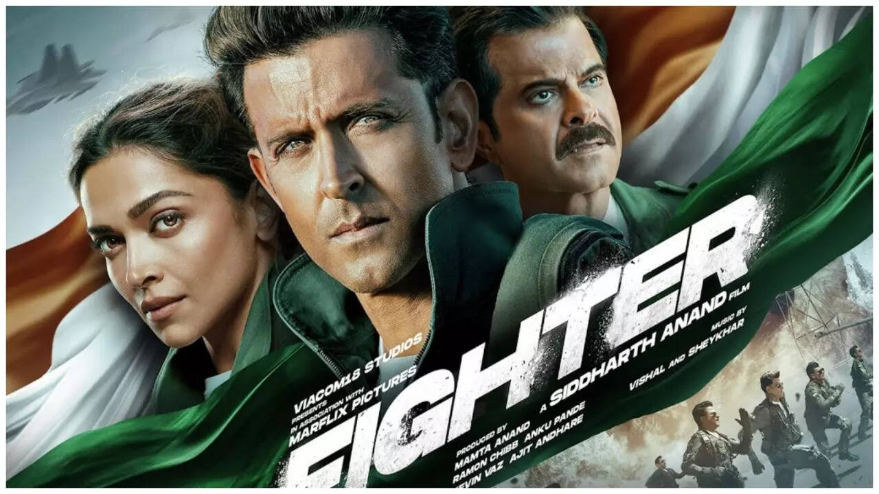 Fighter Movie Review Live Updates: इमोशन्स, ड्रामा और देशभक्ति का ...