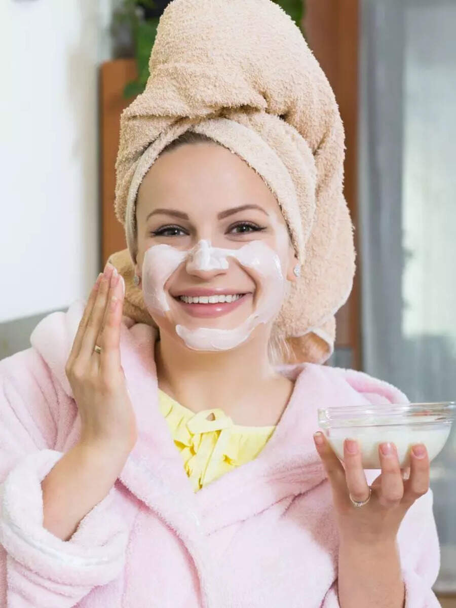 Homemade Curd Face Mask For Glowing Skin इन चीजों को मिलाकर घर पर