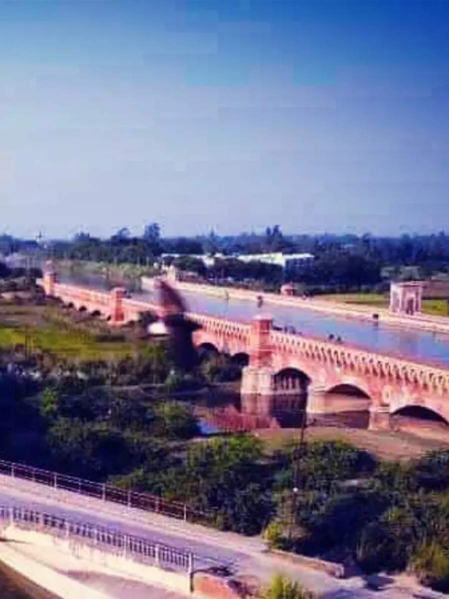 British Built Nadrai Bridge in Kasganj Canal Flowing over River | Times ...