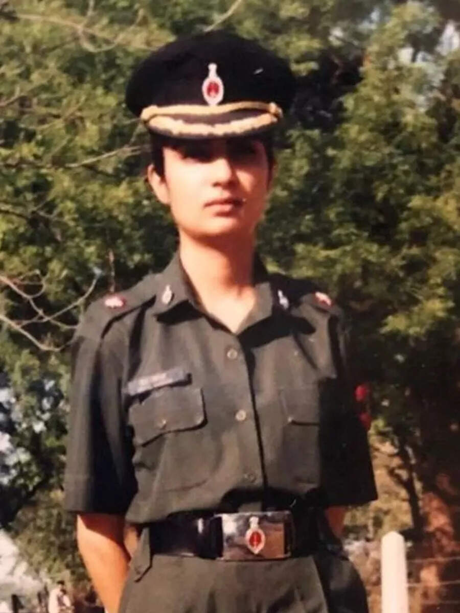 Who Was The First Woman Soldier Know First Female Offier In Indian Army ...