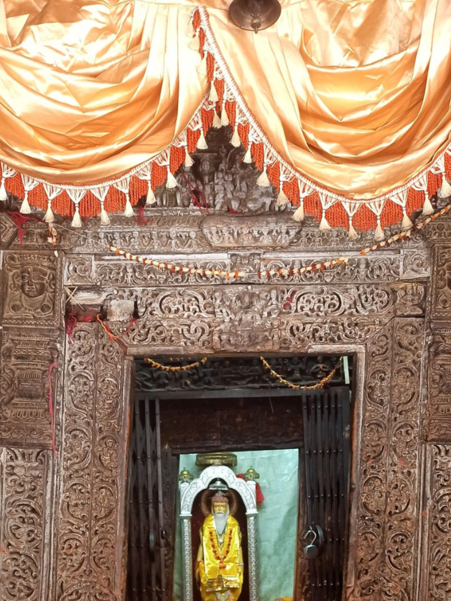 reason behind short doors of hindu mandir gabhara - हिंदू मंदिरांमध्ये ...