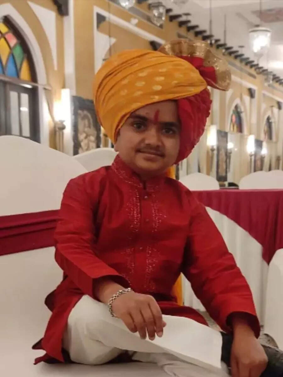 3 Feet Doctor Success Story know how Ganesh Baraiya became Doctor | Times Now Navbharat