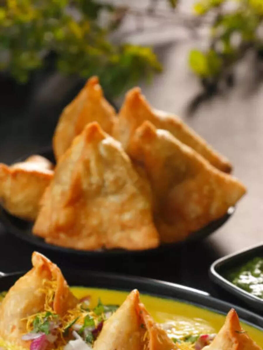 samastipur food stalls serves three samosa at 10 rupees | Times Now ...