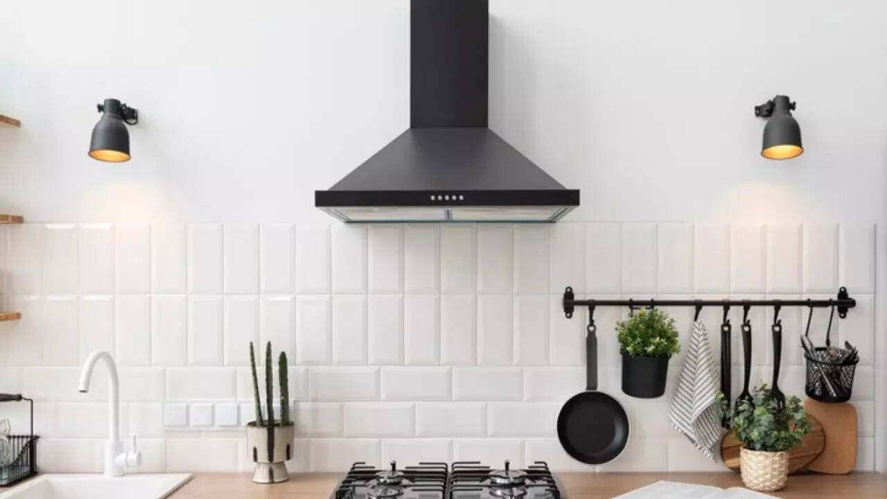 Best Electric Chimneys Under 10000 to Free Your Kitchen from Odd Odour