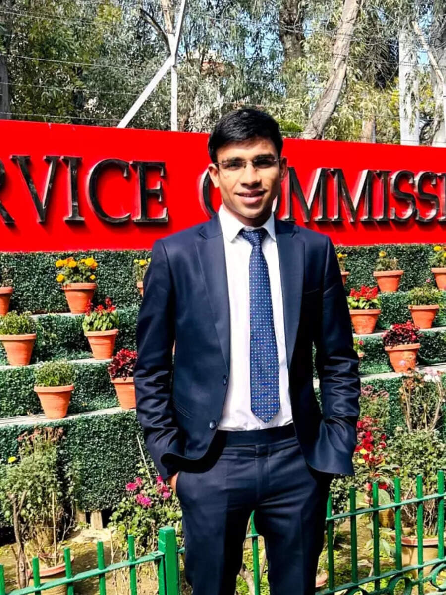 UPSC Civil service Exam 2023 Result Vishal Dubey Son of UP Police Head ... UPSC Civil service Exam 2023 Result Vishal Dubey Son of UP Police Head ...