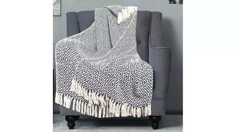 Best Cozy Sofa Throws That Will Transform Your Living Room