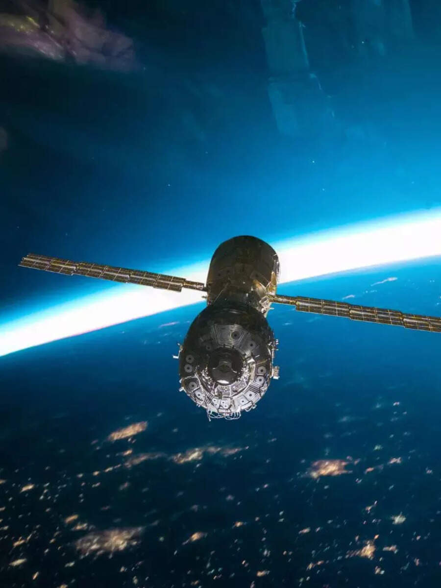 अंतरिक्ष में सबसे छोटी सैटेलाइट कौन सी है? - Which is the smallest ...