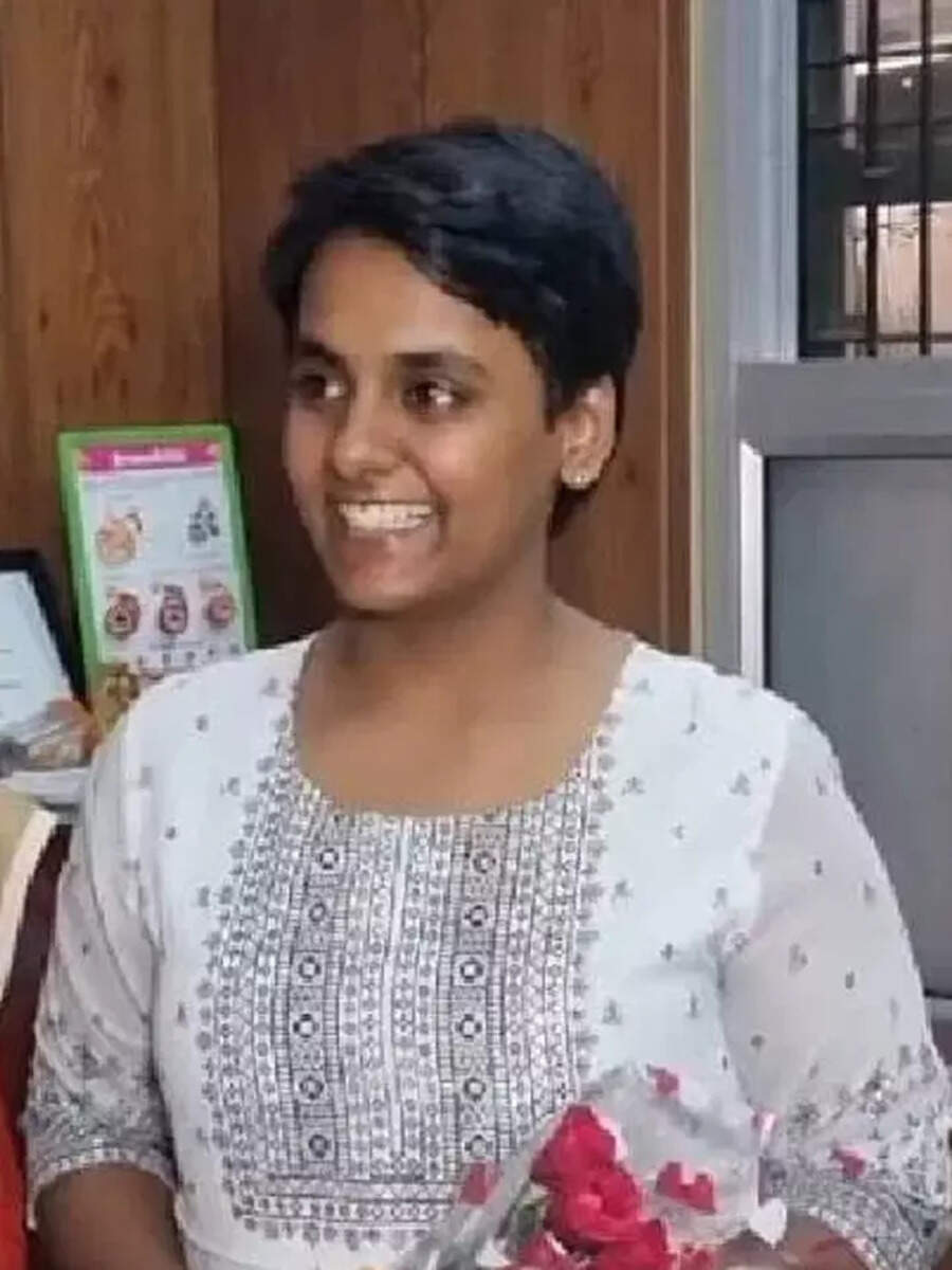 IPS Ishita Gupta Success story: Dauther of Doctor Couple got 154th rank ...