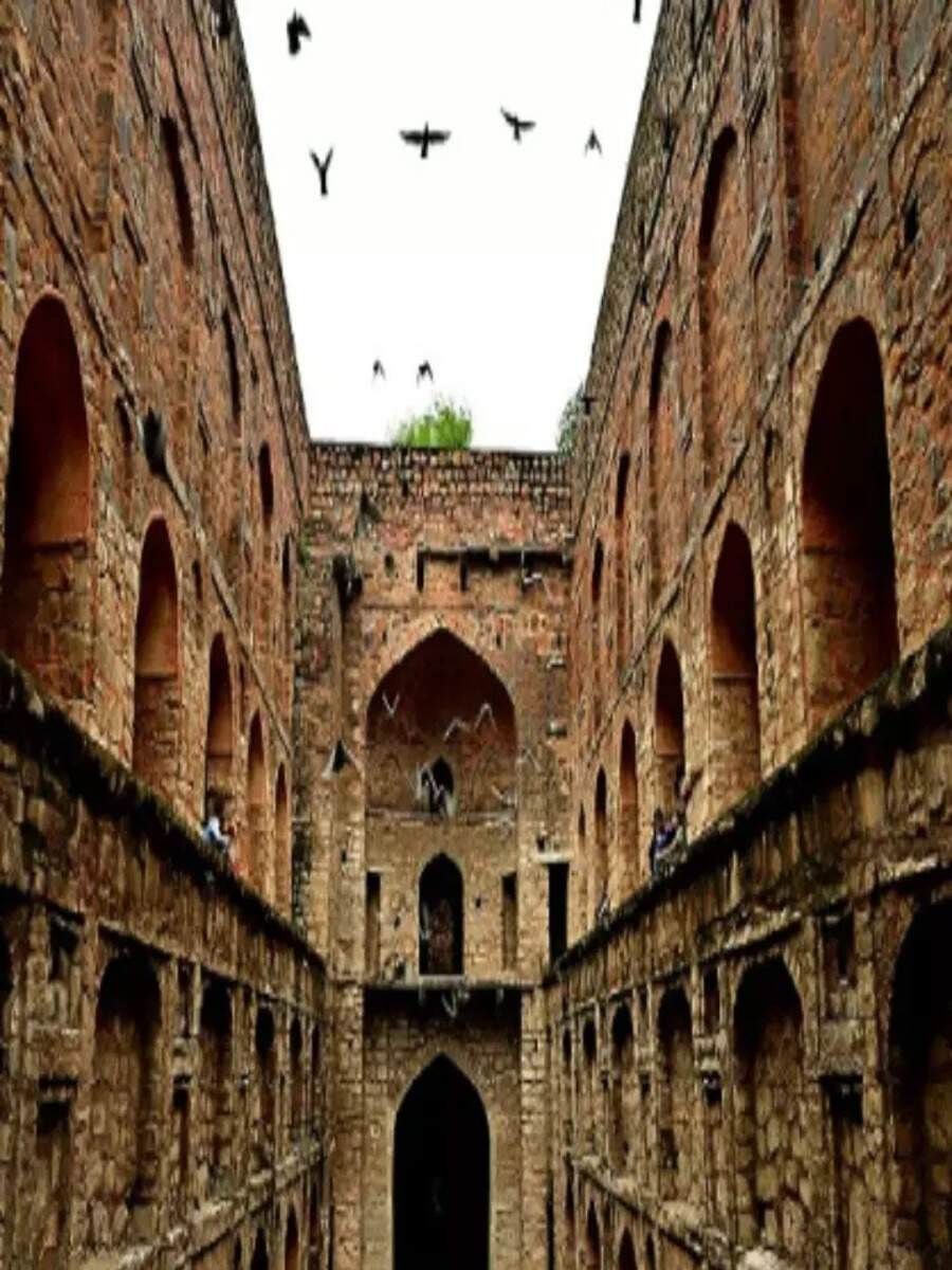 भारत की सबसे डरावनी जगहें, दिन में भी जाने से कांपते हैं लोग| Times Now ...