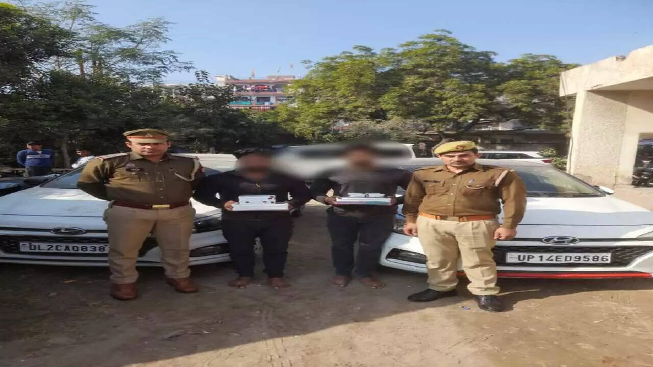 Noida News Two vicious thugs arrested for cheating by changing ATM card in Noida- Noida Police ...