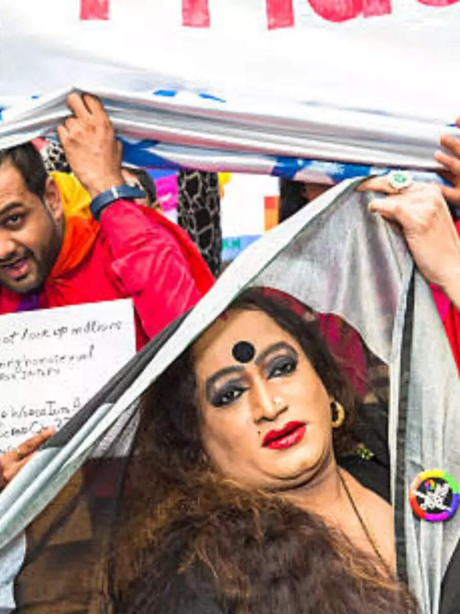 Kinnar ke pair chuna: why to touch transgender feet, kinnar ke upay ...