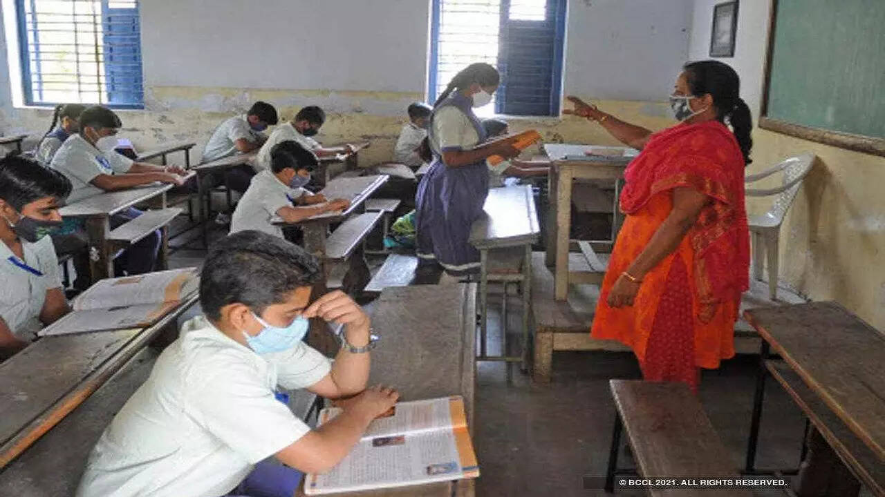 bihar school in patna will remain closed for students up to class 8 from january 2 to january 7 ...