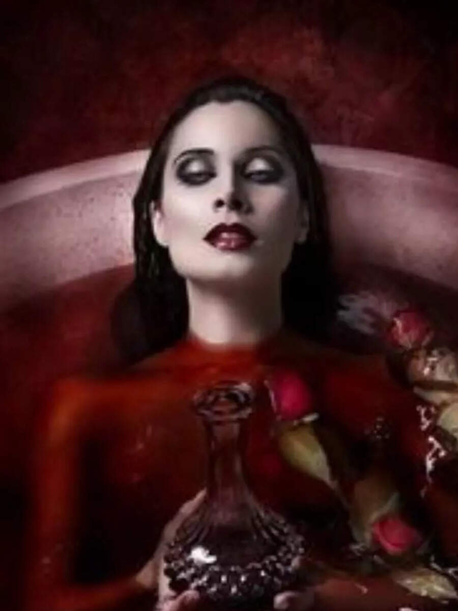 interesting stories, Queen elizabeth bathory history who used to bath ...