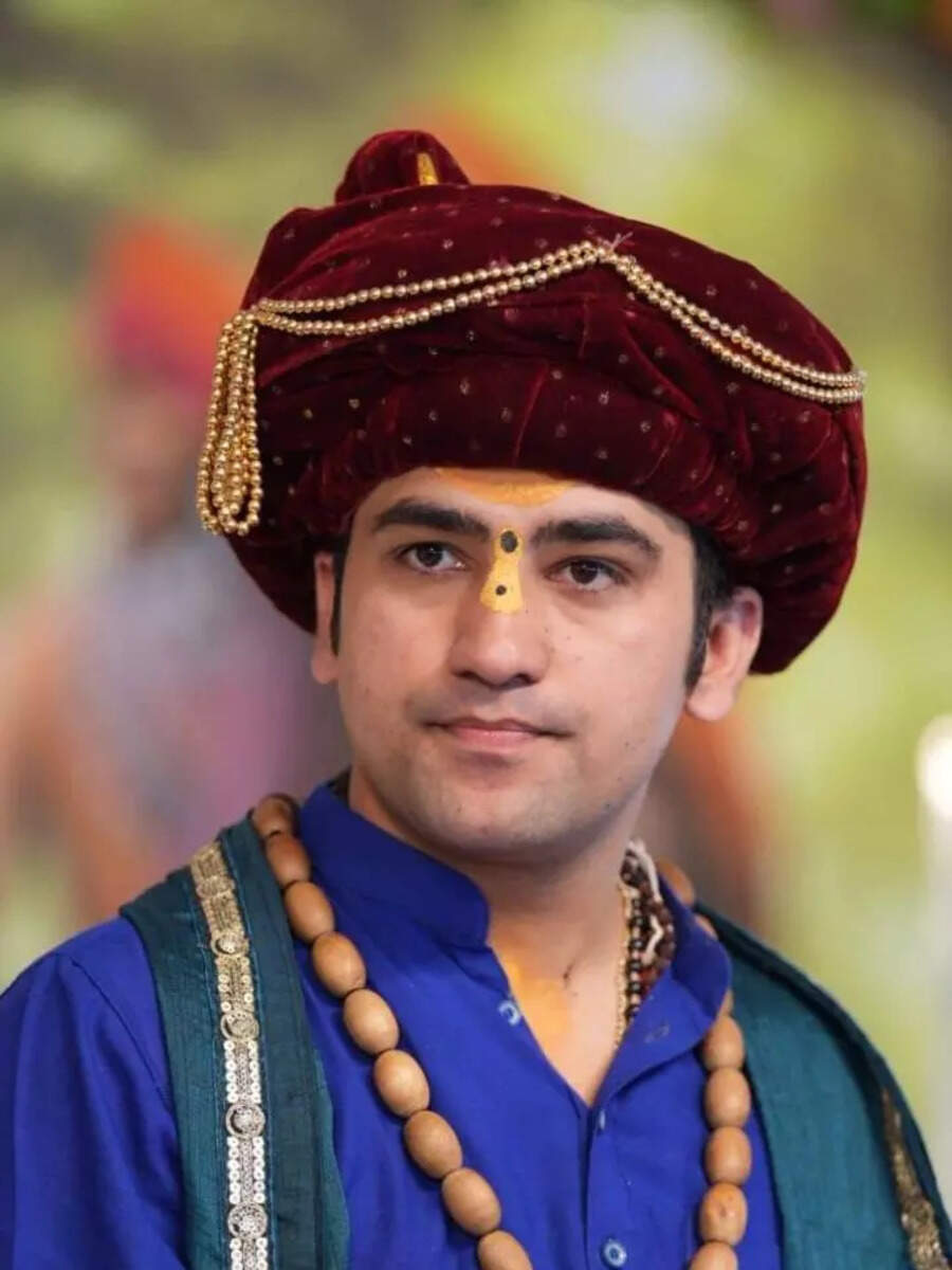 Bageshwar Dham Dhirendra shastri disclosed his outfit Dhirendra Shastri ...