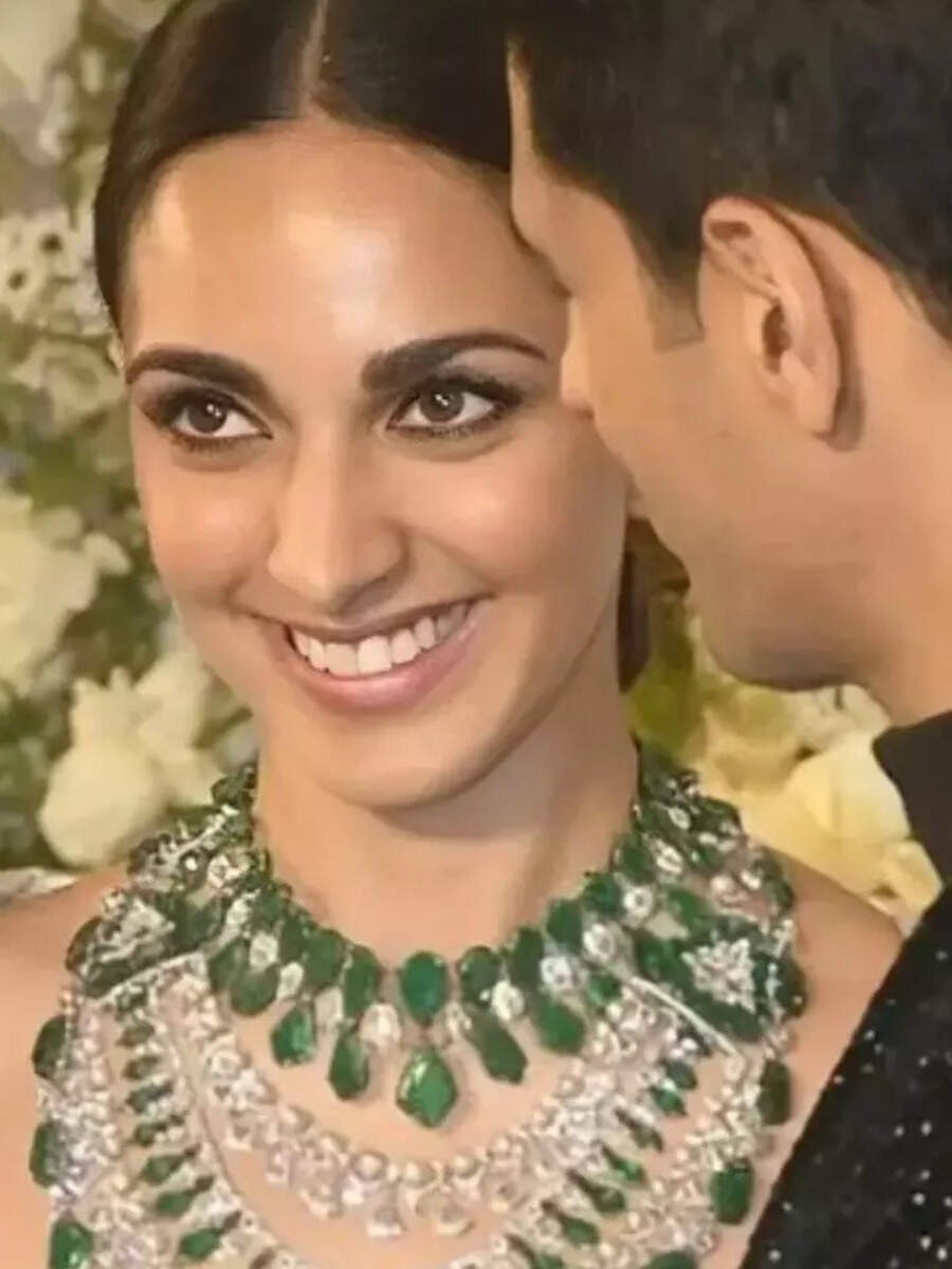 Kiara Advani Siddhart Malhotra Wedding: Kiara Advani wedding lehenga ...