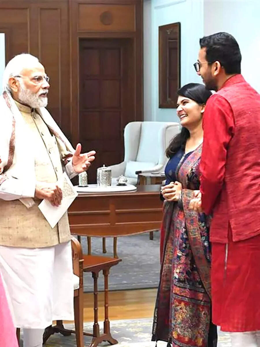 Oyo Hotel Founder Ritesh Agarwal marriage: wedding card, PM Modi, OYO ...