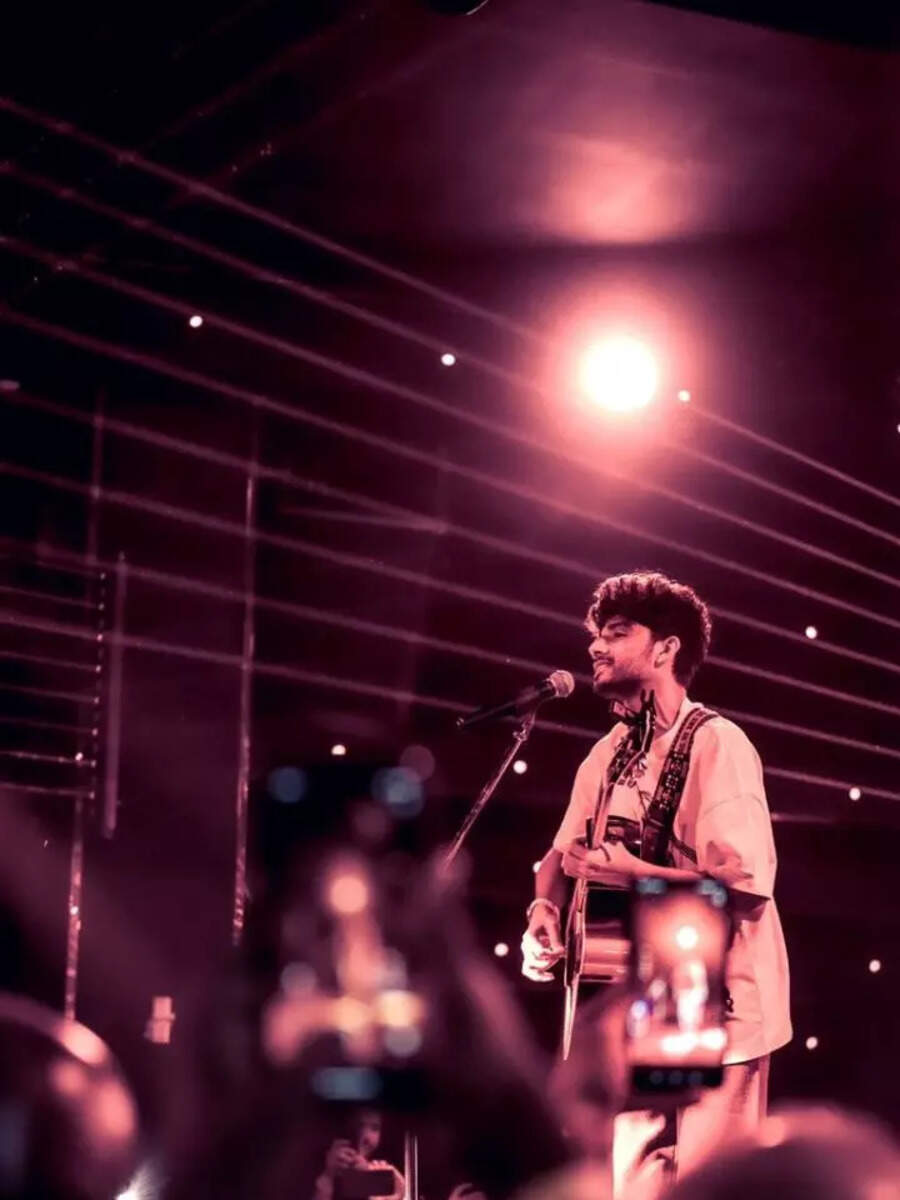 who is kahani suno 2.0 singer Kaifi Khalil pakistan kahani suno 2.0 ...