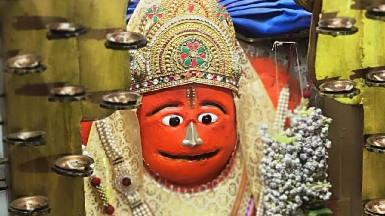 Mysterious Temples Visa wale Hanuman ji temple ahemedabad Visa wale ...