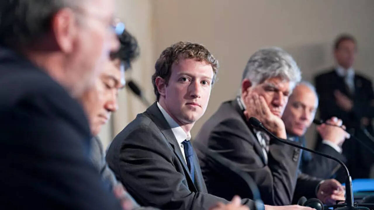 Mark Zuckerberg Please Resign Email viral on Social media, जकरबर्ग का ...