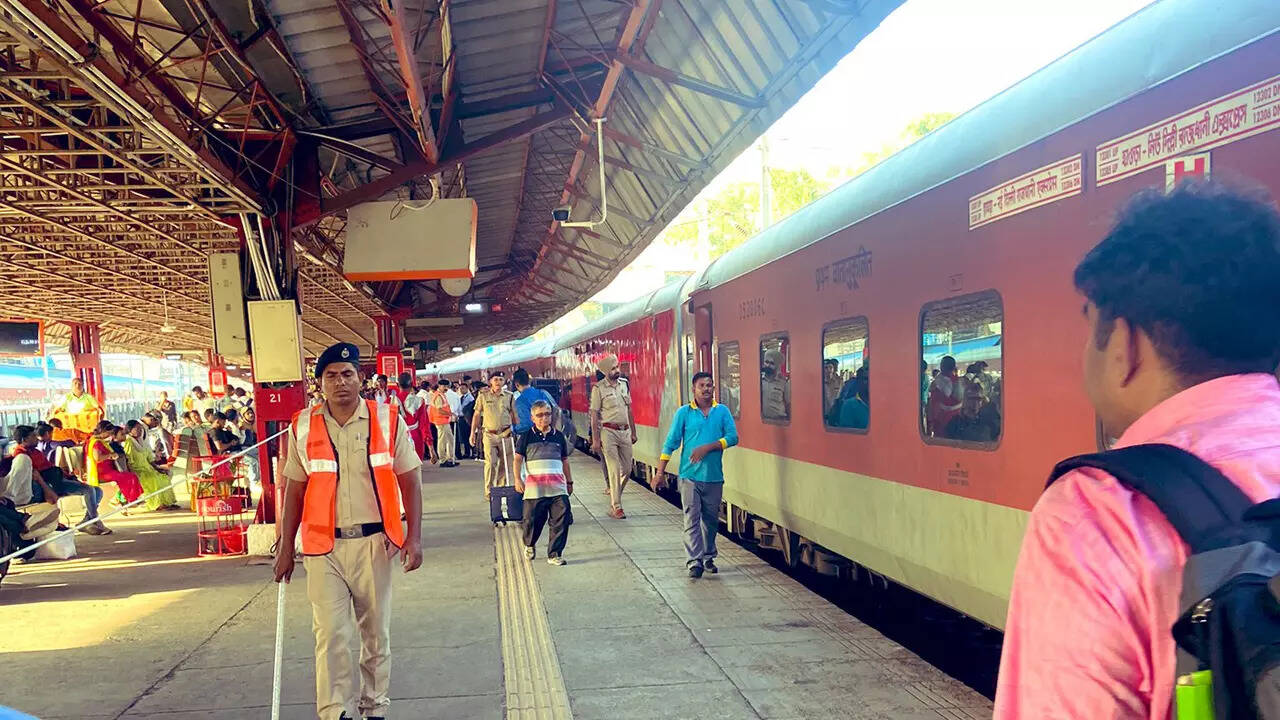 Big relief to passengers, Indian Railways restores AC 3 tier economy ...