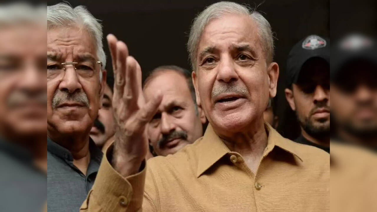 Pakistani PM Shehbaz Sharif in danger, questioning after arrest of ...