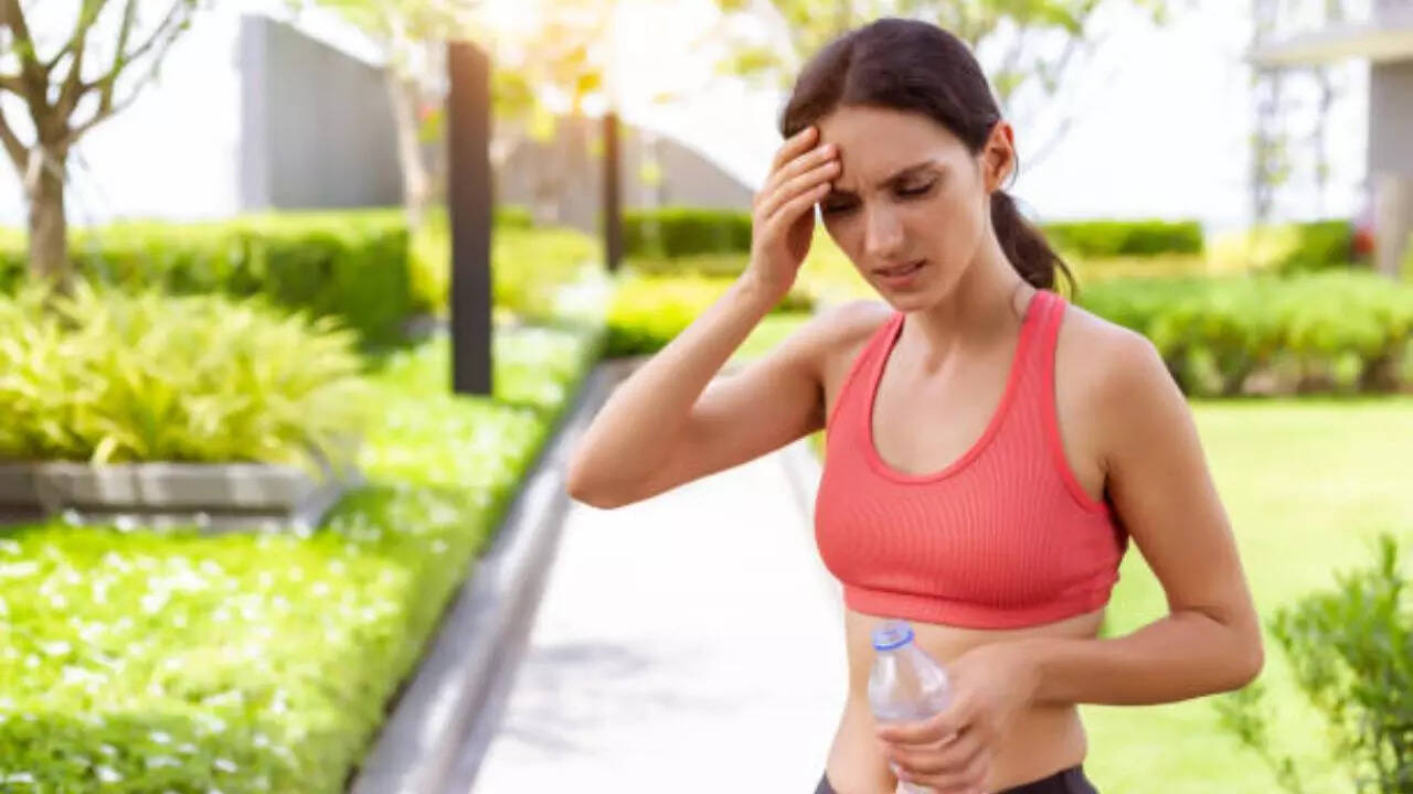 These symptoms are signs of dehydration in the body