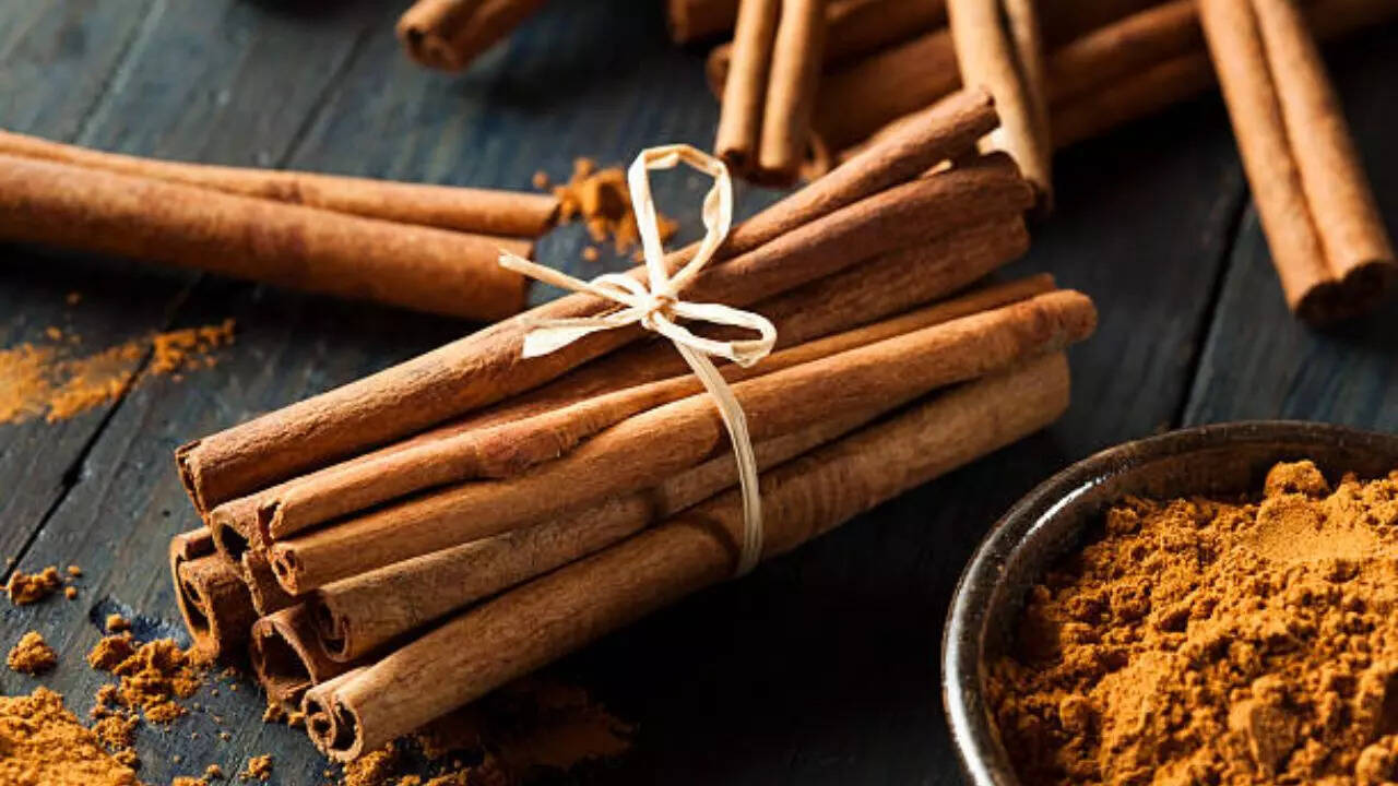 Cinnamon Health Benefits 10 Amazing Benefits Of Uses Dalchini Ke Fayde